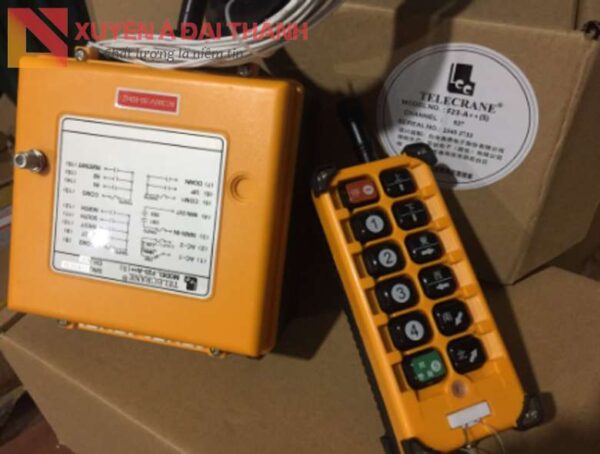 Bộ Điều Khiển Có Dây 12 Nút Telecrane F23-A++ Hàng Đài Loan
